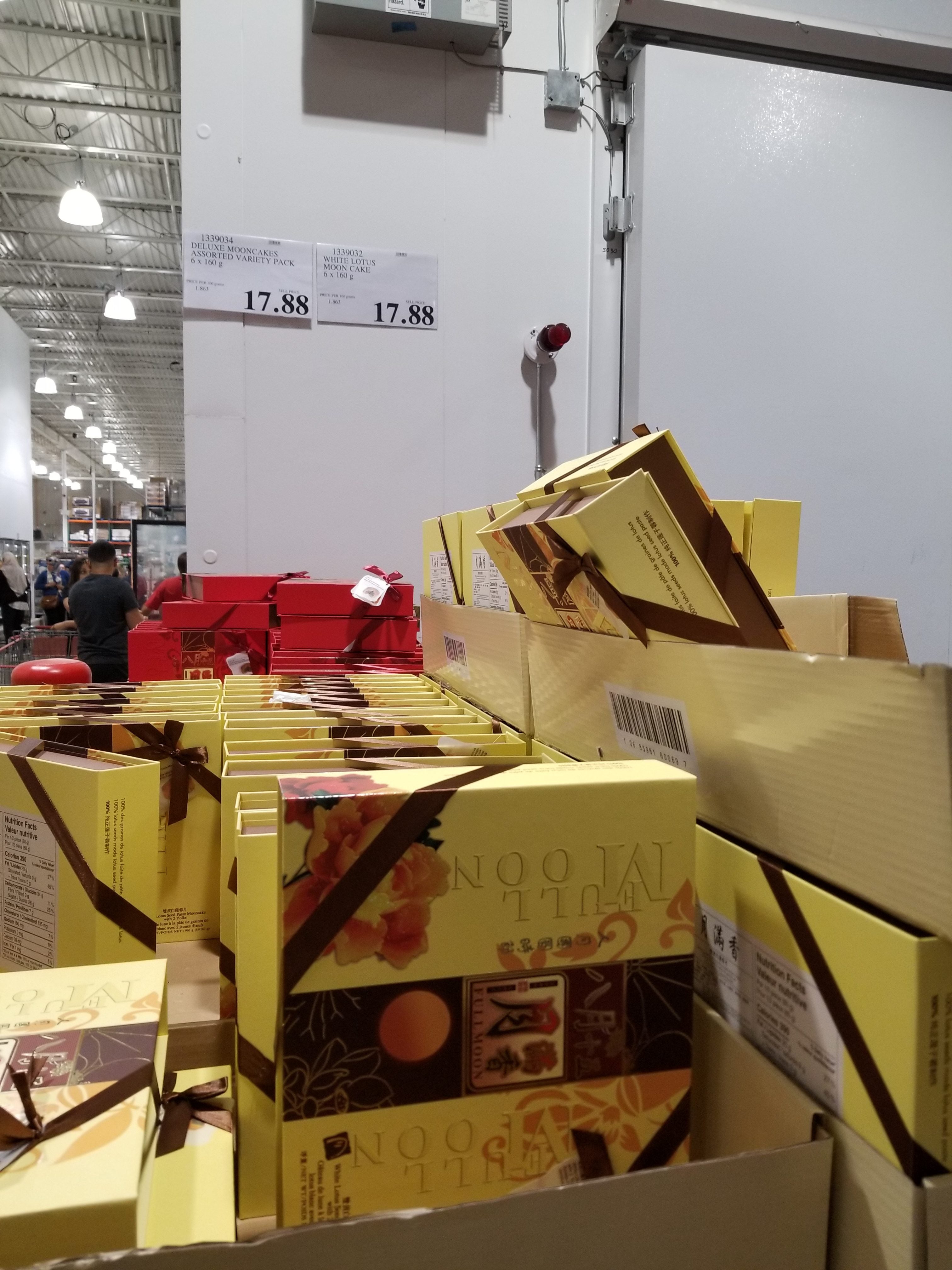 Costco Mooncake $17.88 - RedFlagDeals.com Forums