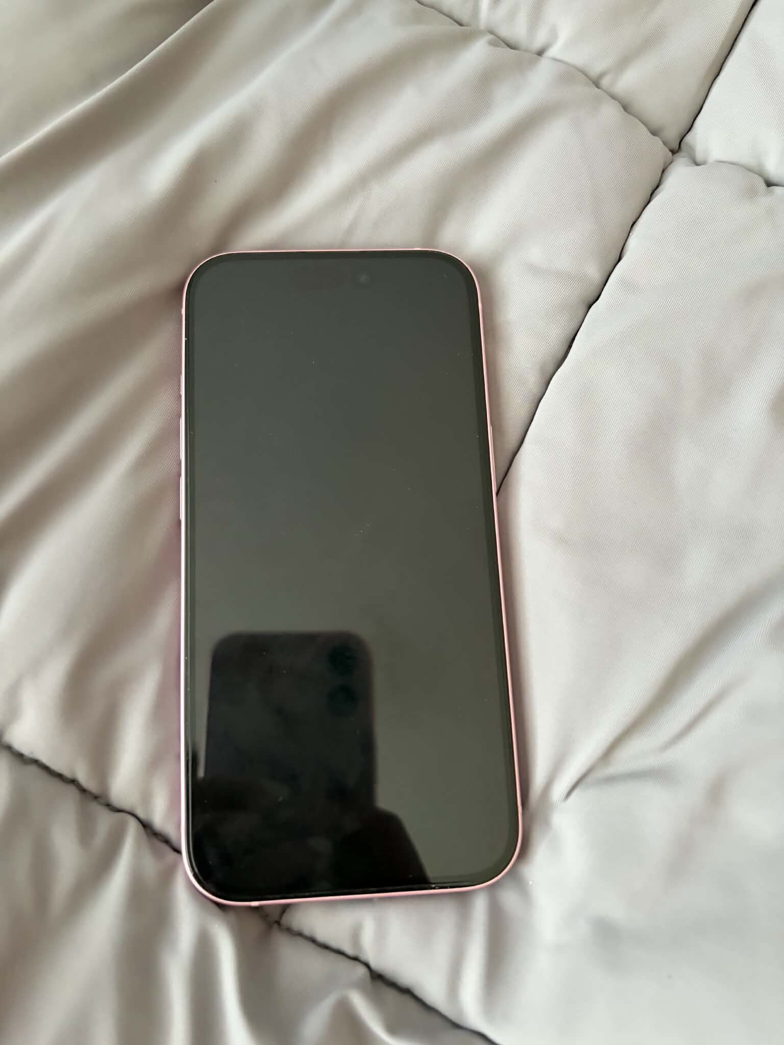 Selling - iPhone 15 pink 128gb for sale - RedFlagDeals.com Forums